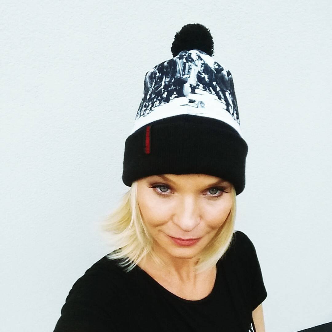 Velvet - Gumicukor - El sem tudja képzelni, Lilu milyen szupermenő ... Velvet - Gumicukor - El sem tudja képzelni, Lilu milyen szupermenő ...