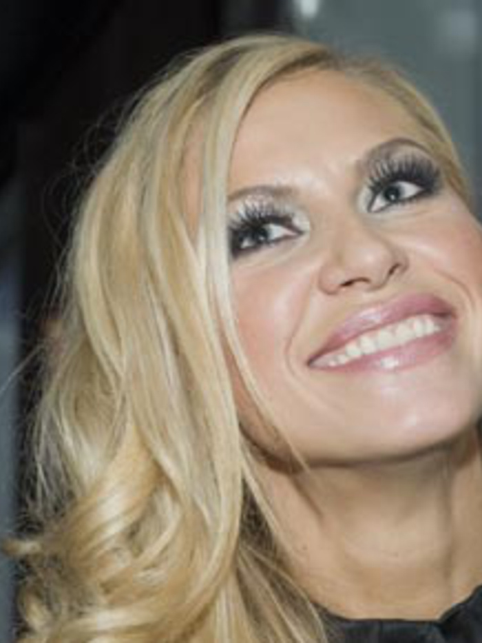 Velvet - Gumicukor - Hargitai Bea újabb pucér képen mutatja meg terhességét