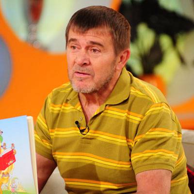 20 év után hagyta el otthonát! Az idős magyar humorista fiatal párjával ...