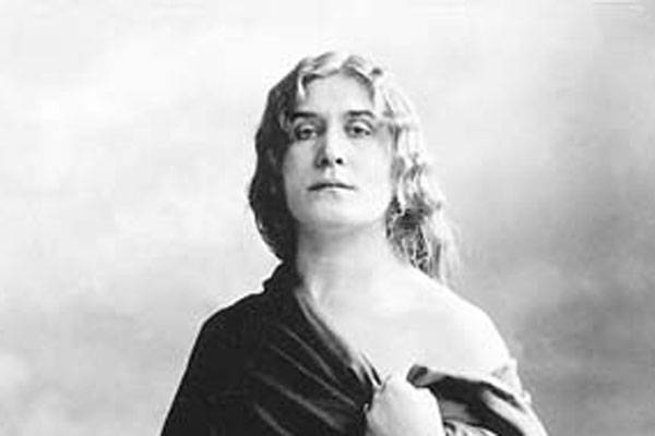 30 évvel fiatalabb férfiba szeretett bele a magyar színésznő - Falta a ...