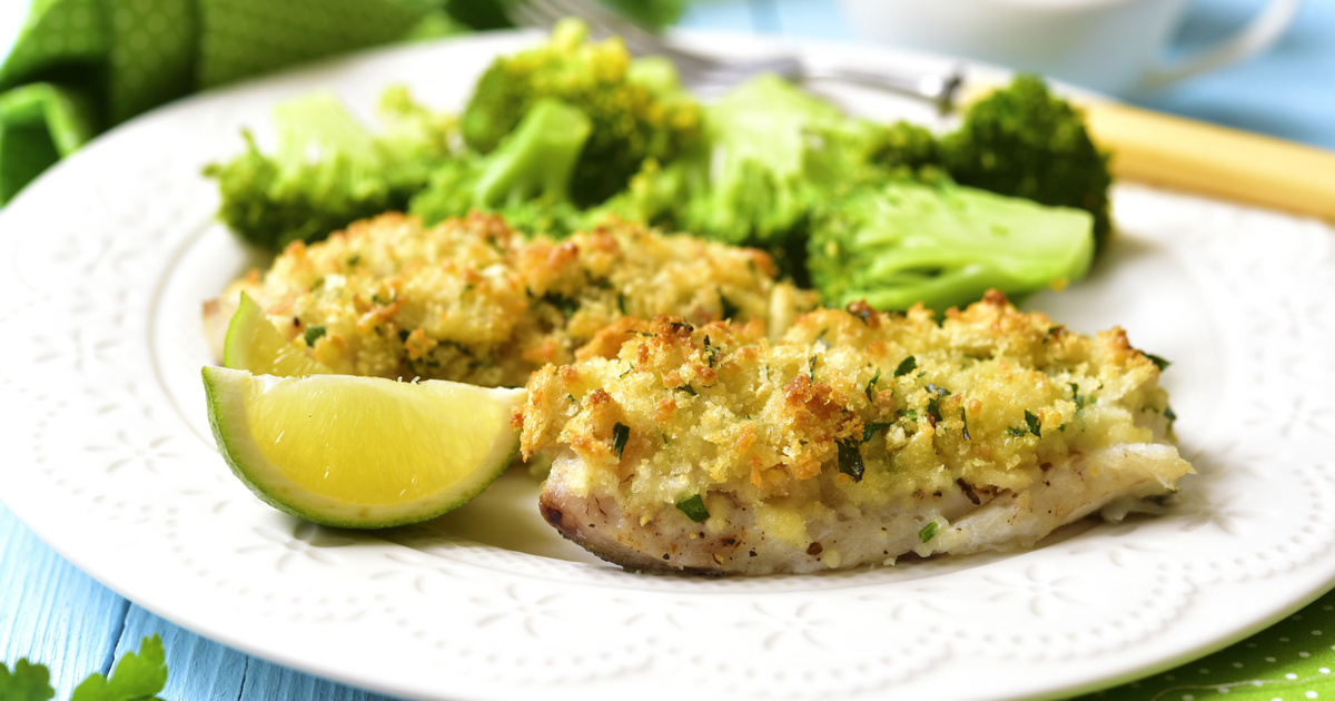 Fokhagymás morzsával sült hal: ínyenc fogás nagypéntekre - Recept | Femina