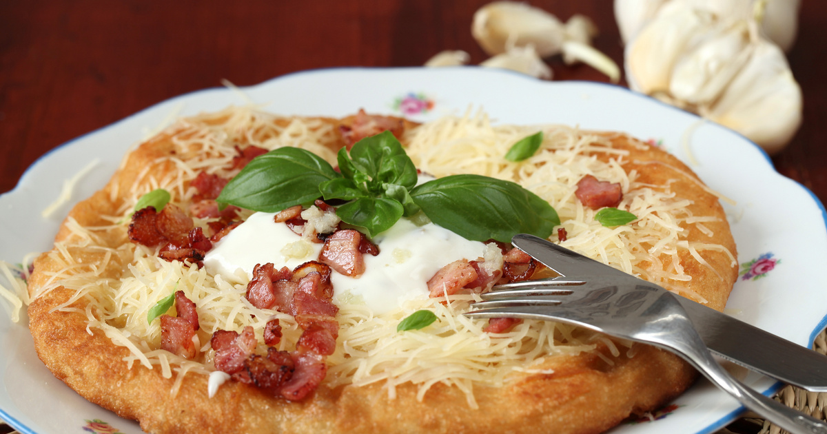 Az igazi strandos lángos így készül otthon: Marika néni receptjével ...