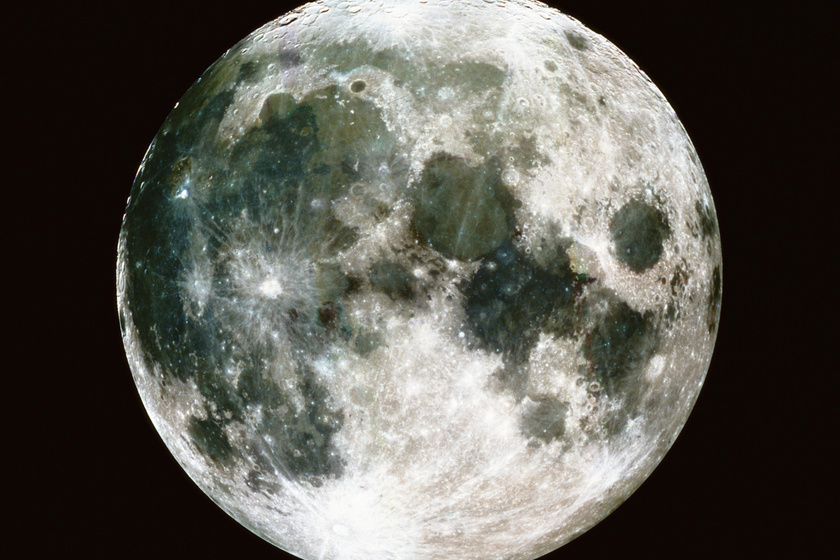 Egyre kisebb és kisebb lesz a Hold: jól kivehető ráncok jelzik a ...