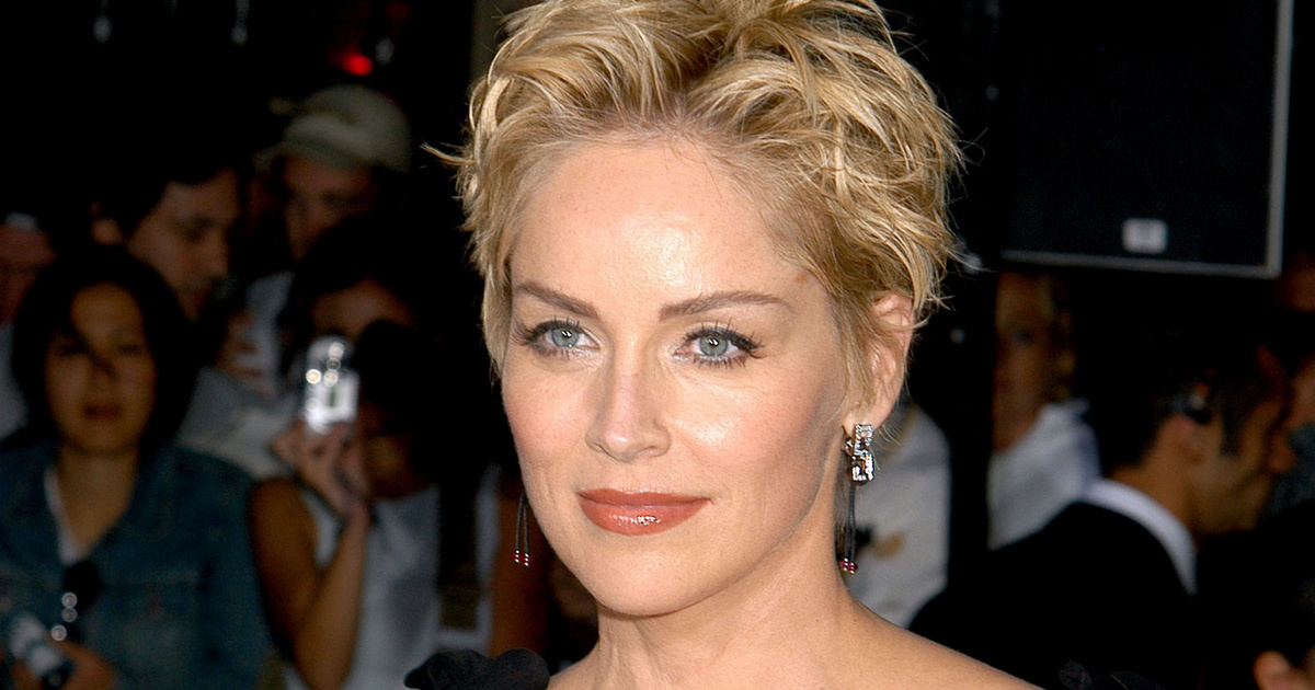 A 63 éves Sharon Stone bikinis képe tarol az Instán: a kolléganői sem ...