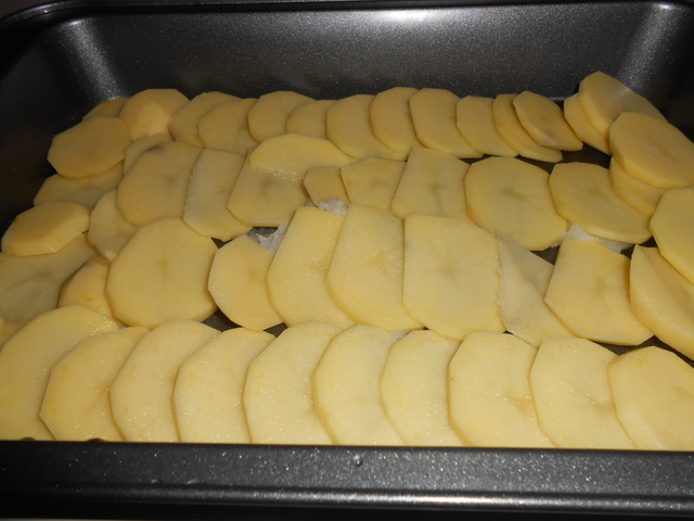 A legegyszerűbb tepsis tarja - Dívány