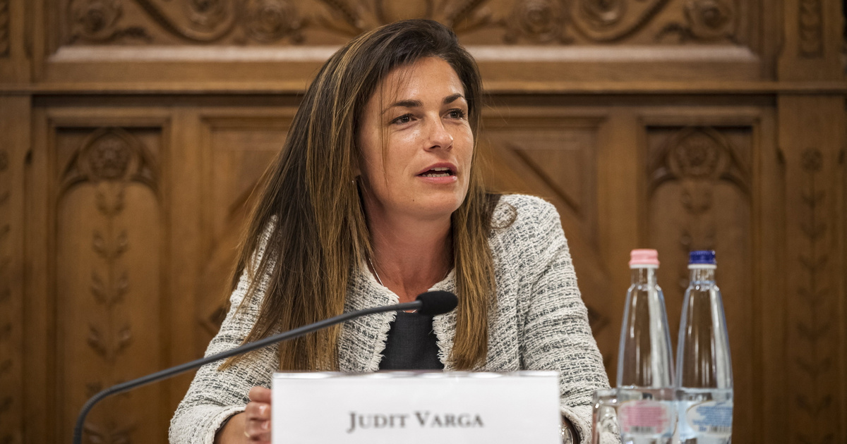 Index - Belföld - Varga Judit nagyon sajnálja, hogy Lewis Hamiltonnak ...