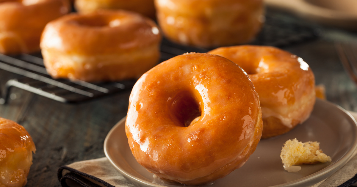 Isteni, cukorszirupba forgatott fánk: a farsangi kedvenc sütőben készül ...