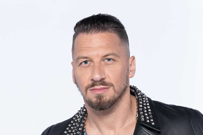 Vastag Csaba címlapon új barátnőjével: a gyönyörű Evelinnel már össze ...