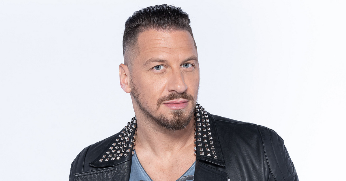 Vastag Csaba címlapon pózol dögös párjával: Evelint mocskos vádakkal ...