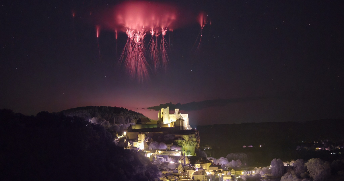 Index - Külföld - Vörös lidérc bukkant fel Valence felett