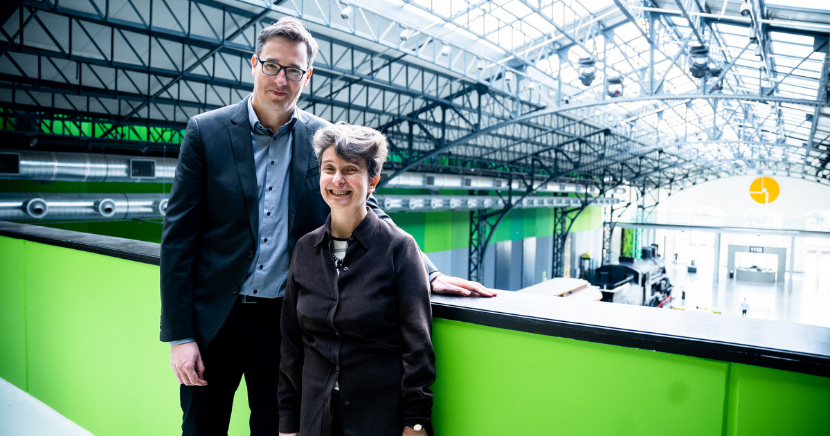 Index - Belföld - Gustave Eiffel ükükunokájával találkozott Karácsony ...