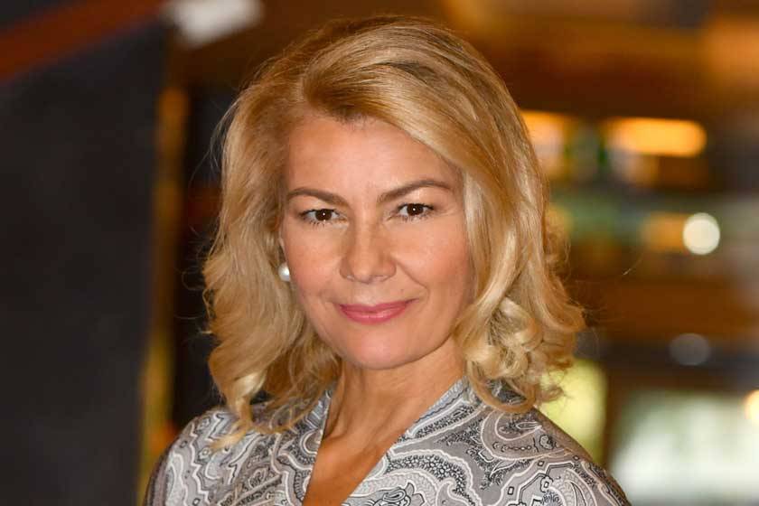 Az 53 éves Barta Sylvia extra miniben vezette a műsort: mint egy ...