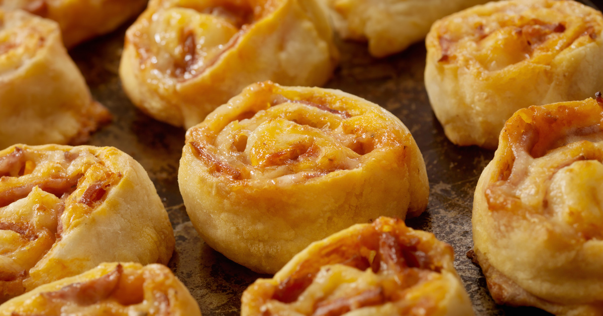 Foszlós pizzás csiga: gazdag töltelékkel készítve az igazi - Receptek ...