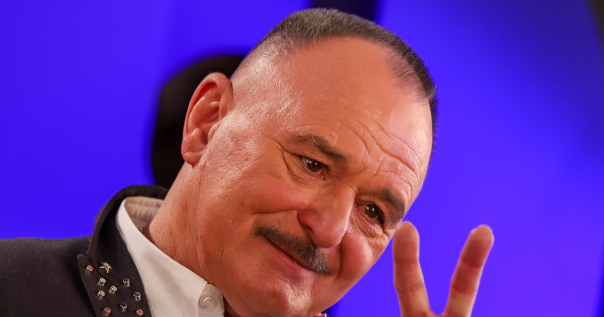 Nagy Feró 20 évvel fiatalabb feleségével és 4 unokájukkal: Ágnes ...