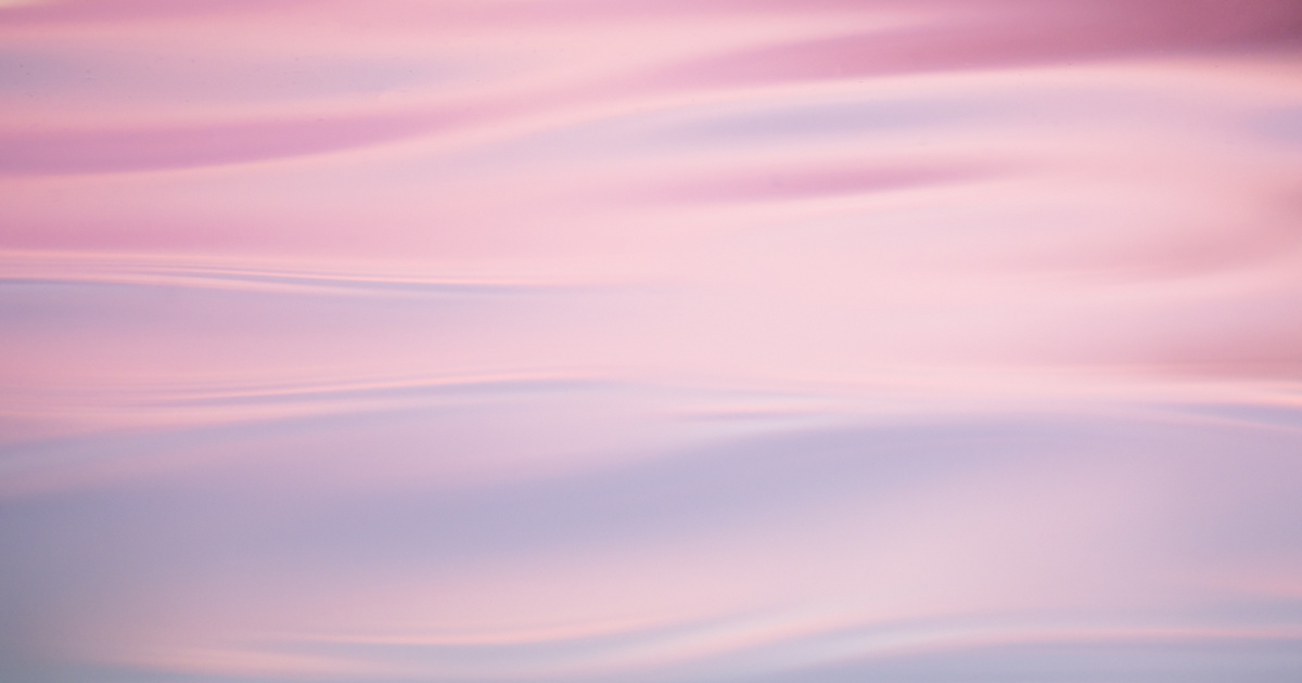 Rózsaszínné vált egy tó vize a szomszédban: meglepő rá a magyarázat ...