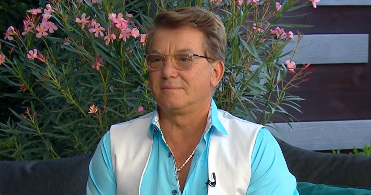 70 lett Delhusa Gjon: 26 éves párjába szerelmesebb, mint korábban ...