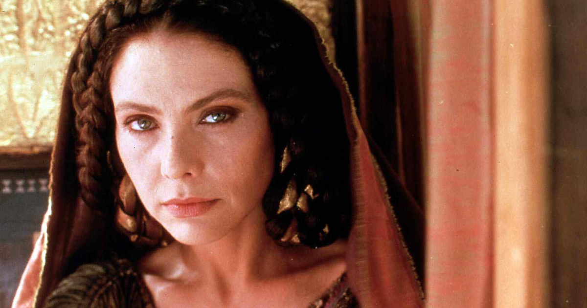 Emlékszel Ornela Mutira? A 68 éves olasz díva ma is pazarul fest friss ...