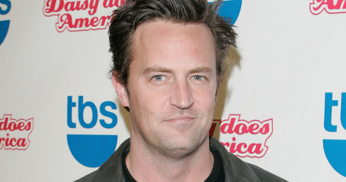 Gyönyörű nő Matthew Perry exmenyasszonya: Molly a színész halála után a ...