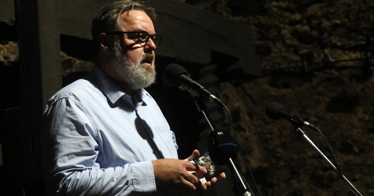 Index - Belföld - Vastaps fogadta a Nemzeti Múzeumban az elbocsátott L ...