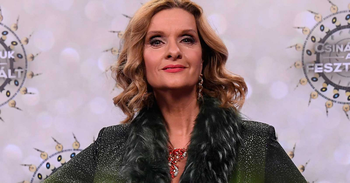 Janza Kata fia irtó helyes a címlapon: Samu már 16 éves - Hazai sztár ...