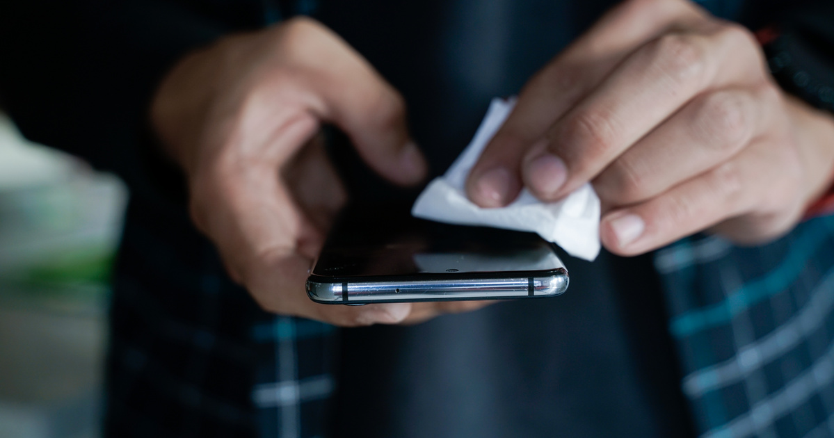 Mindennap az arcodhoz érinted, pedig piszkosabb a vécéülőkénél - Dívány