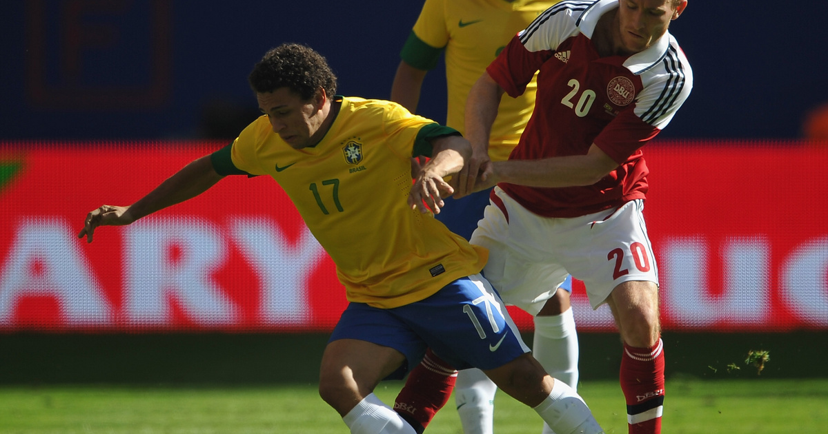 Index - Futball - Futball - Brazil válogatott futballistával erősített ...