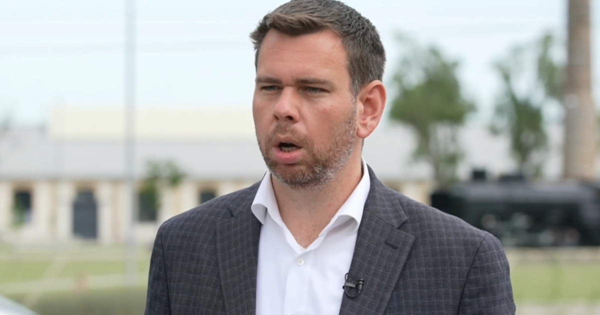 Index - Belföld - Vitézy Dávid: Lázár János vigye a maxi-Dubajt Debrecenbe