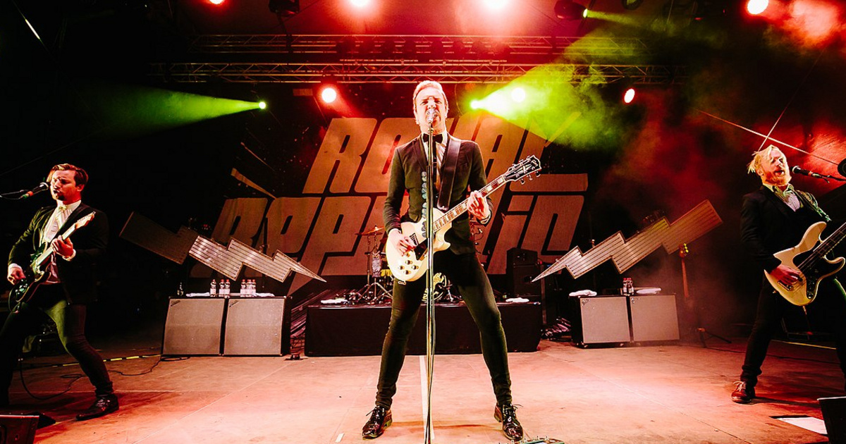 Index - Kultúr - Belőtt séró, bőrkabát és vadulás a színpadon