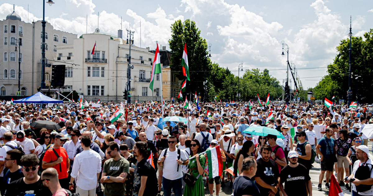 Index - Belföld - Élőben a Tisza Párt tüntetéséről - Percről percre