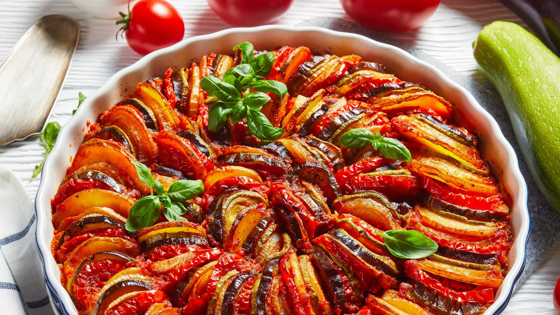 Ratatouille színes zöldségekből: így készül a lecsó francia módra ...