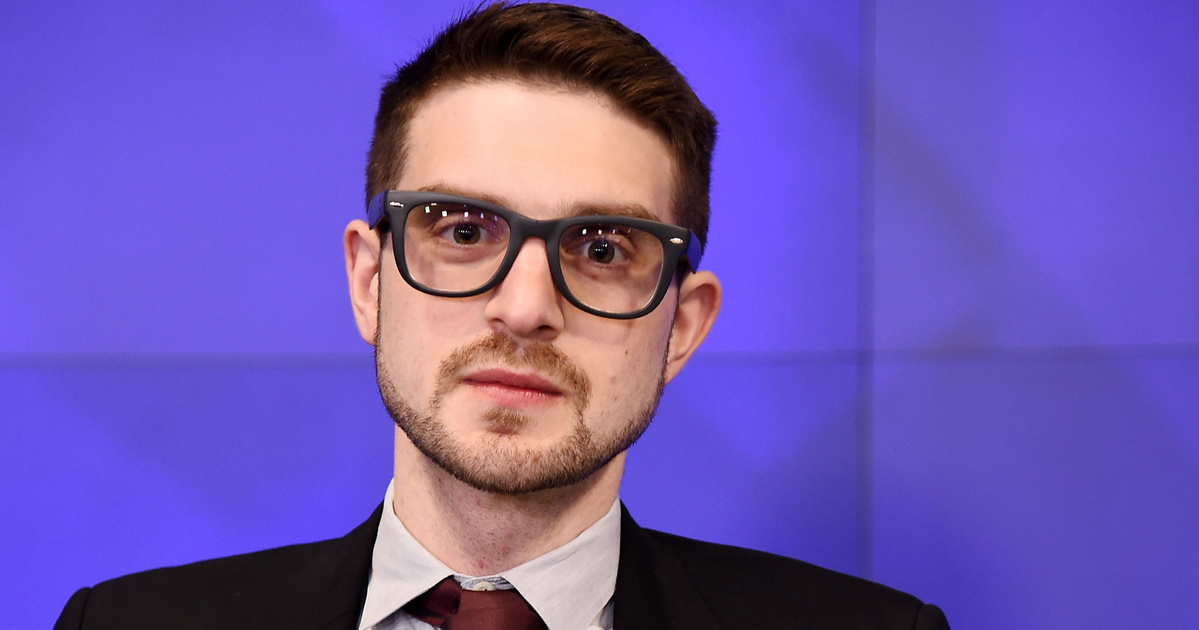Ő Alex Soros újdonsült menyasszonya: Soros György fia 9 évvel idősebb ...