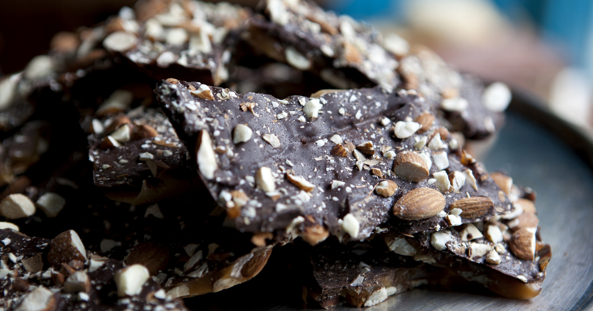 Szájban olvadós, mennyei házi csoki: mogyoróval vagy gyümölcsökkel ...