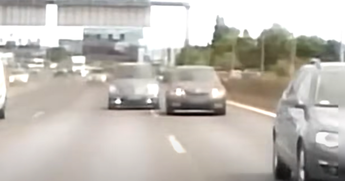 Index - Belföld - Óriásit csatázott két autó az M1-M7 kivezetőjén