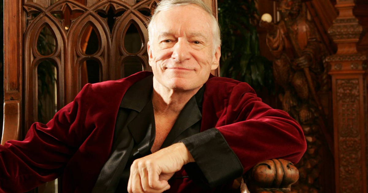 Íme Hugh Hefner bombázó özvegye: Crystal dögös pasi mellett találta meg ...