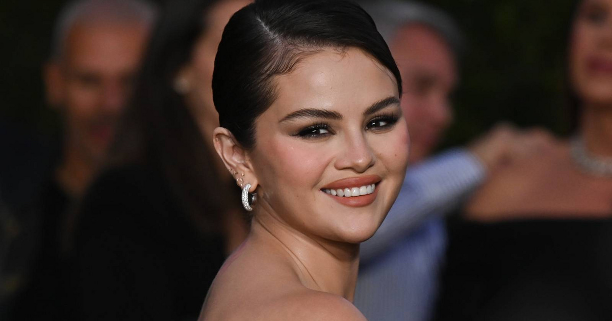 Így néz ki Selena Gomez smink nélkül: nagyon más, mint a színpadon és ...