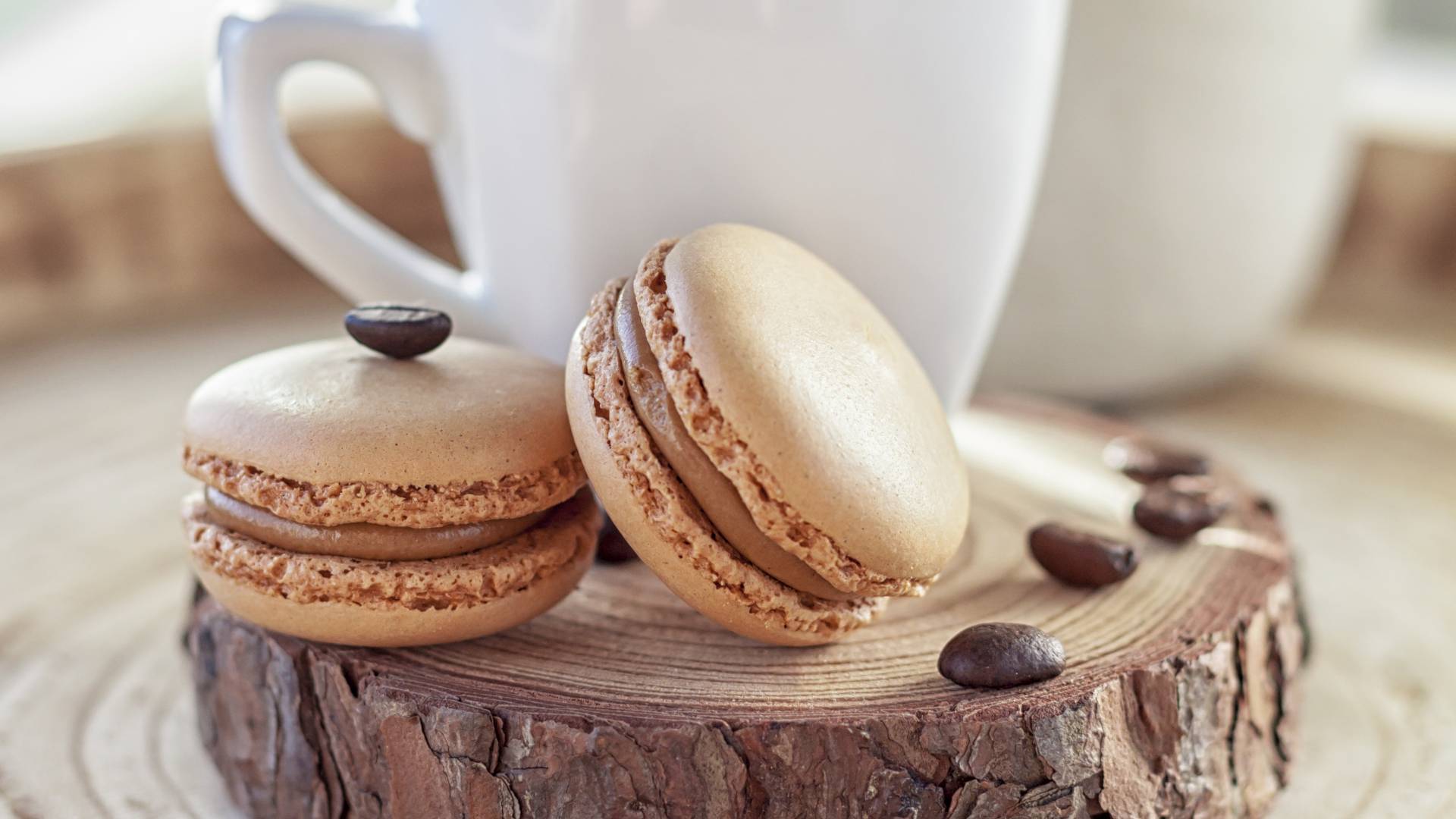 Selymes, kávés vajkrémmel töltött macaron: gasztroajándéknak is szuper ...