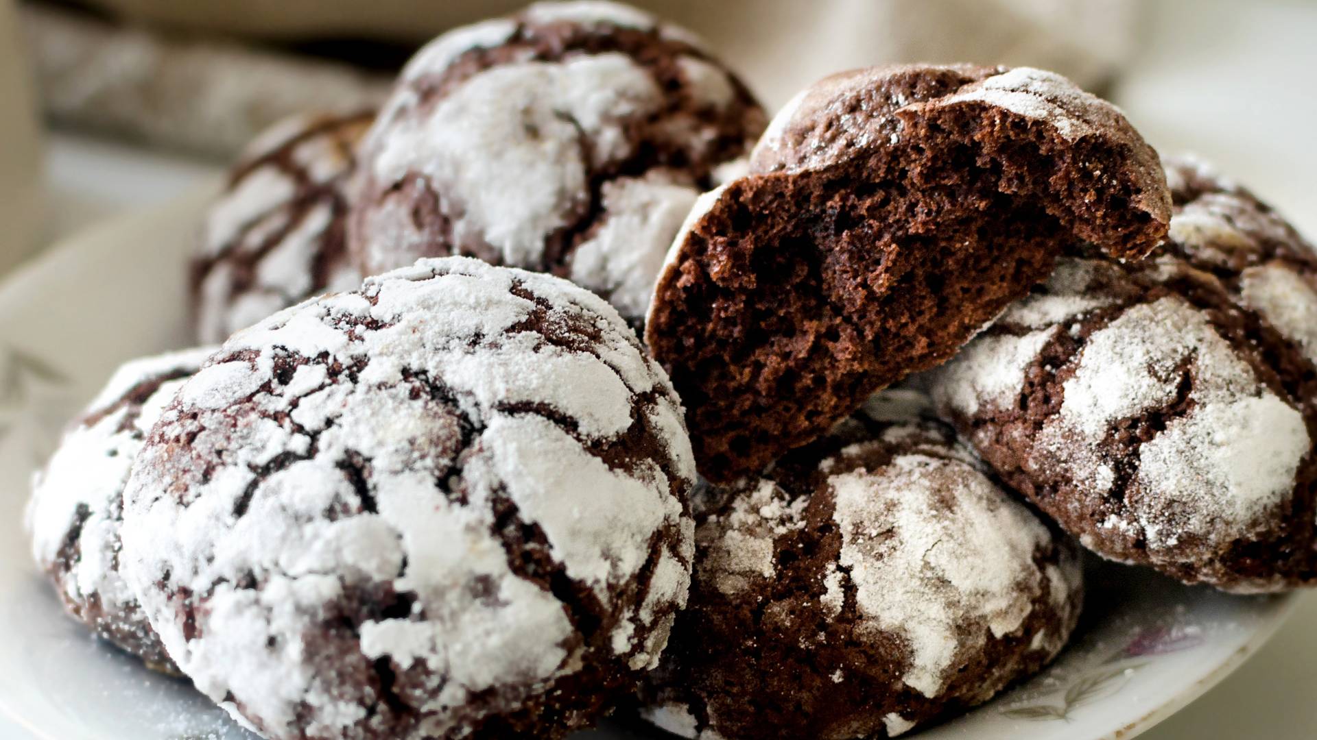 Karácsonyi csokis pöfeteg: álompuha süti a csokirajongóknak - Receptek ...