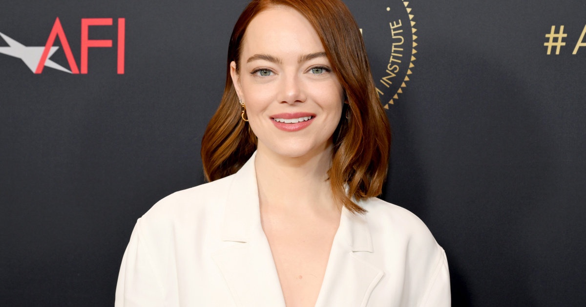 Emma Stone pár centire vágatta hosszú haját: a Golden Globe-gálán ...