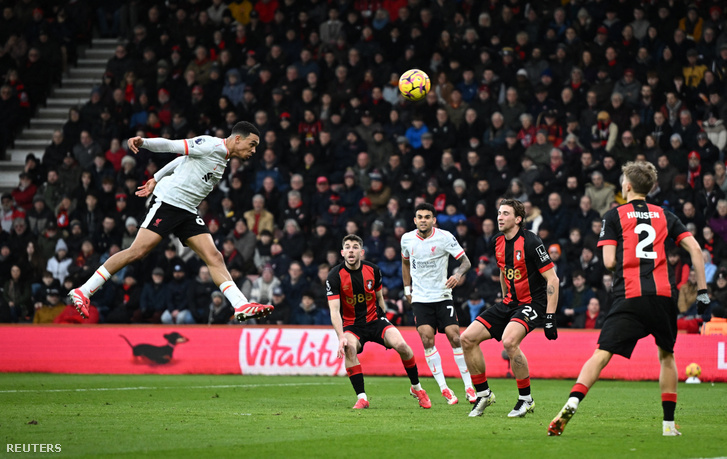 Index - Sport - Szalah beadása után Alexander-Arnold fejel - Mohamed ...