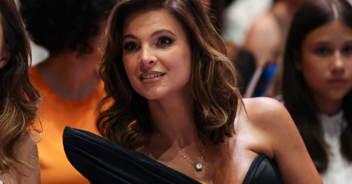 Sarka Kata minden eddiginél vékonyabb a feszülős szerkóban: sötét ...