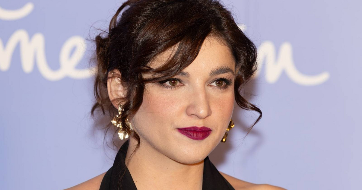 A Futni mentem színésznője bomba nő a való életben: sármos szerelmével ...