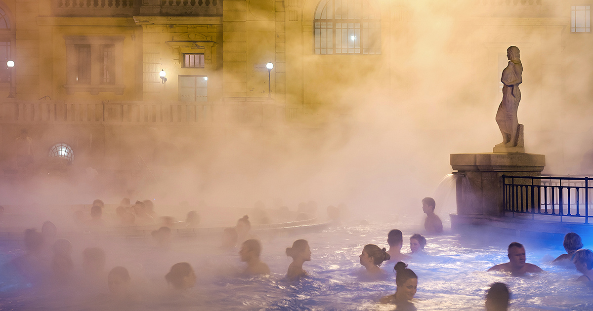 Sparty – Grand Budapest Bath Party - English - We love Budapest