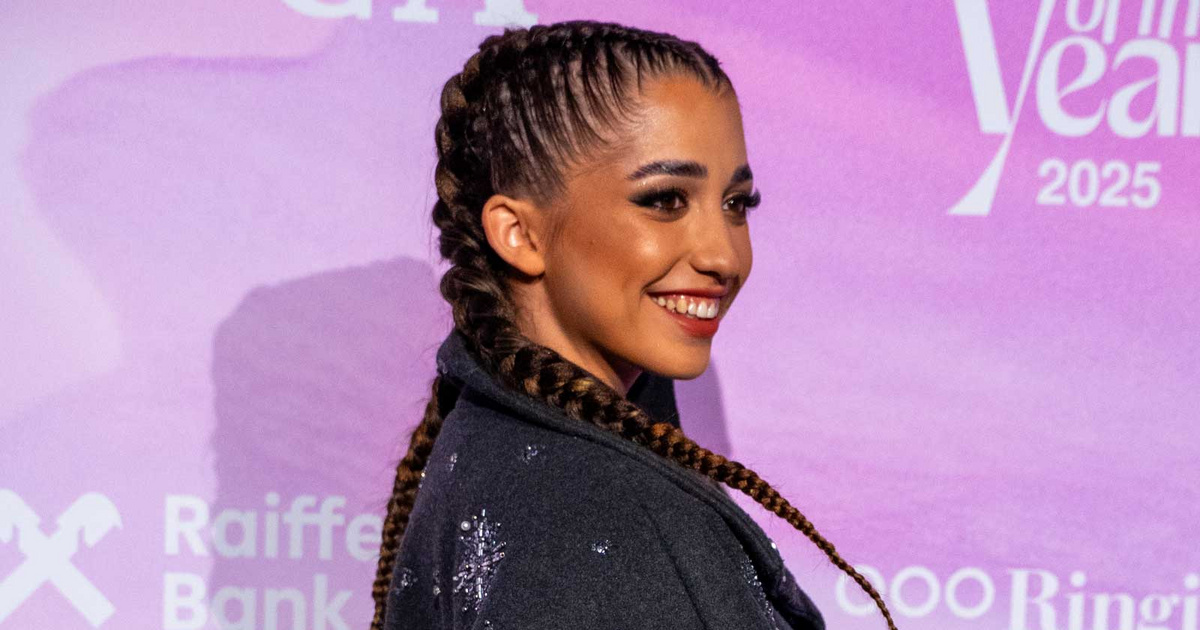 Schóbert Lara első közös képe milliomos párjával: dögös ruhában öleli 12 évvel idősebb szerelmét ...