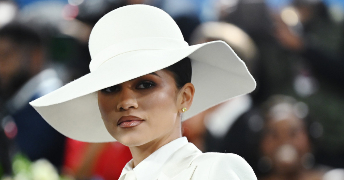 Zendaya in Budapest: Hollywood Star Drops by Local Perfume Boutique ...