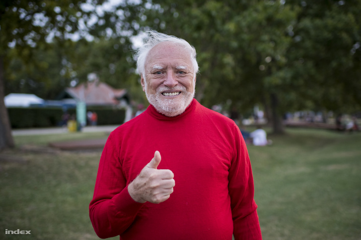 Index - Mindeközben - 80 éves lett a magyar mémlegenda, így ünnepelte ...