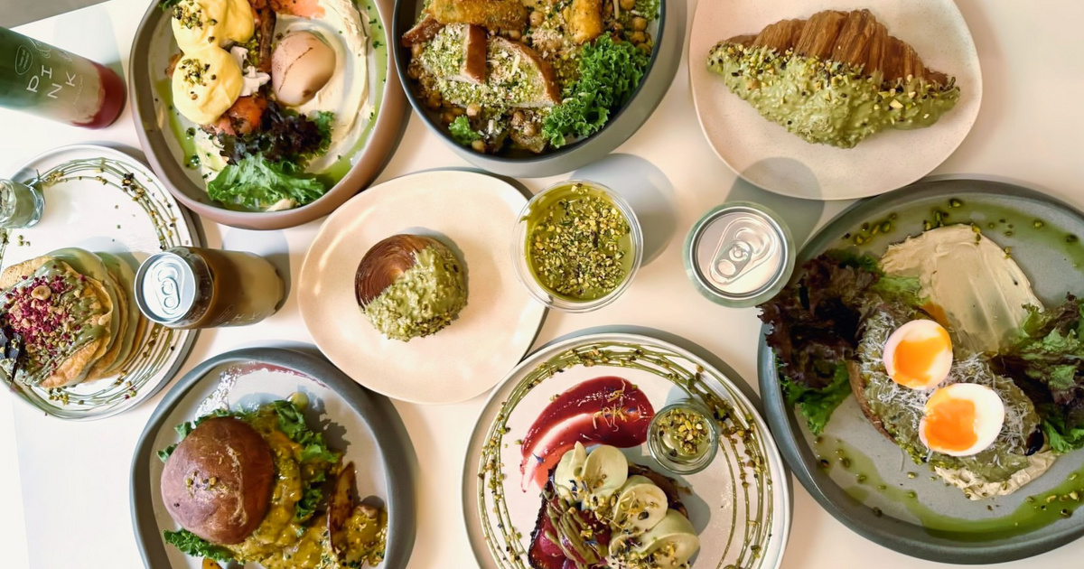 Pistachio-themed brunch weekend at Pink Pistachio - English - We love ...