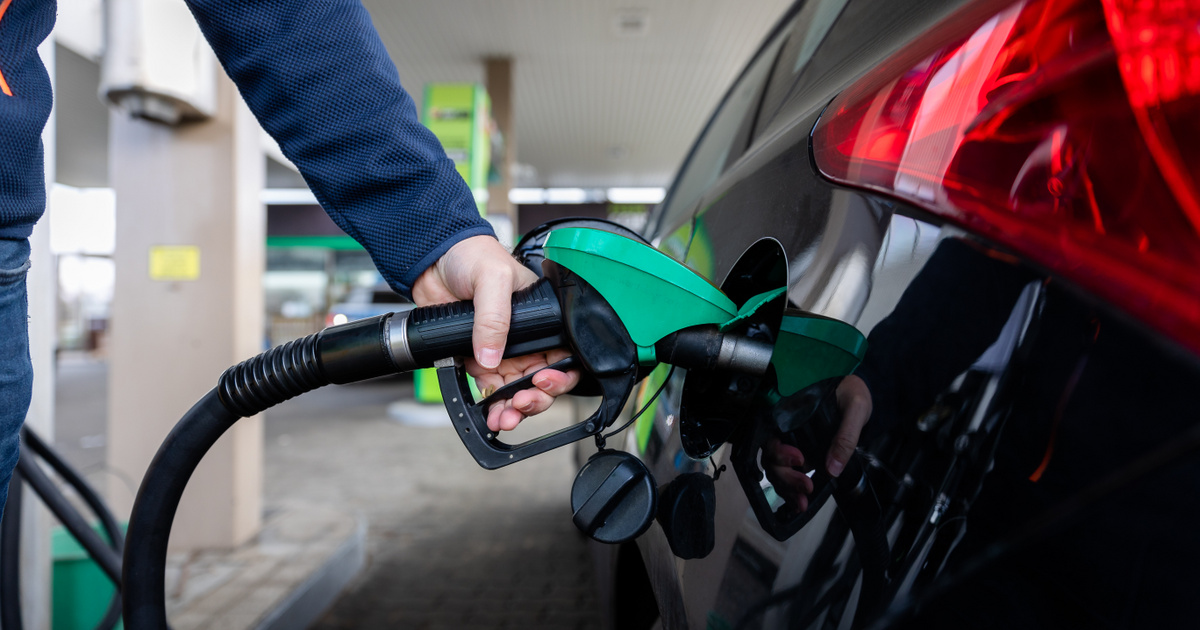 Index - Gazdaság - Jó hír az autósoknak, olcsóbban tankolhatnak a hétvégén