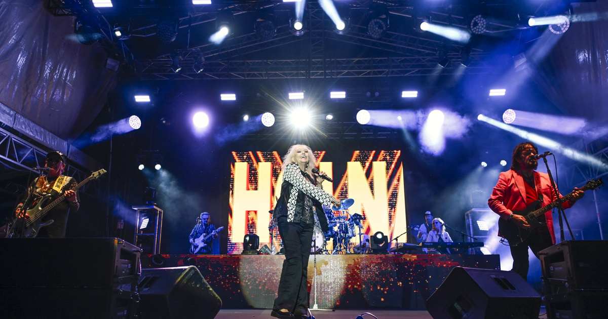 Index - Kultúr - Tőrőlmetszett szocialista sikertörténet a Neoton Famíliáé