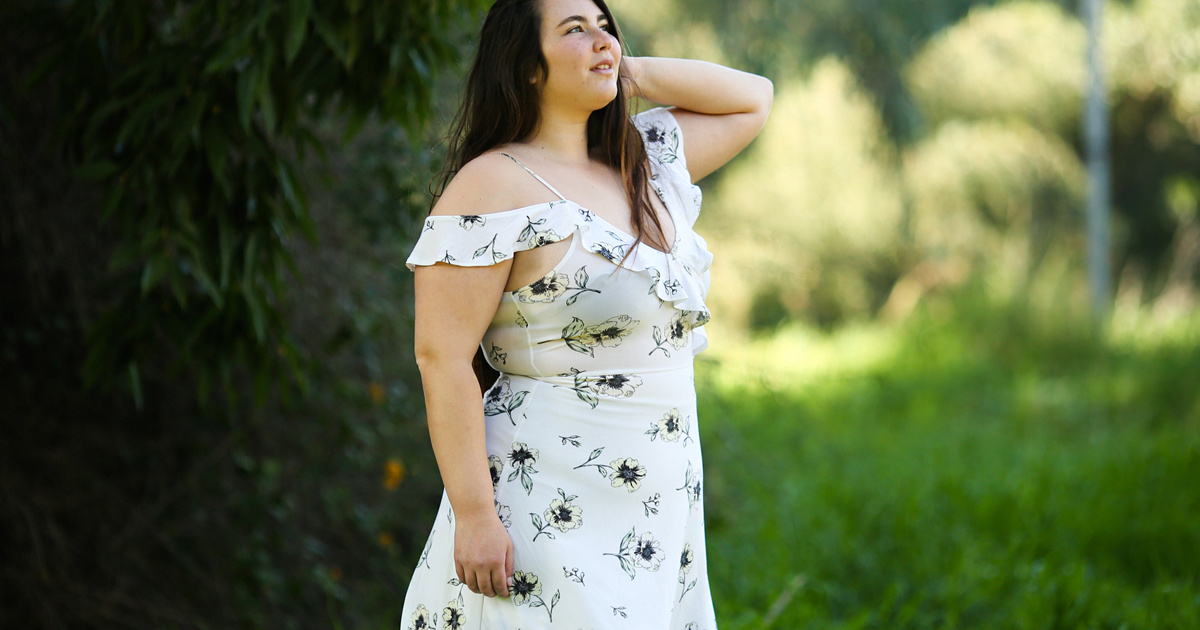 Karcsúsító ruhafazonok telt alakon: nőiesek és előnyösen hangsúlyozzák ...