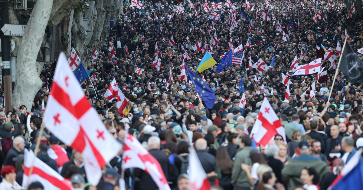 Index - Külföld - Lángokban az ország, amelynek két elnöke van, de ...